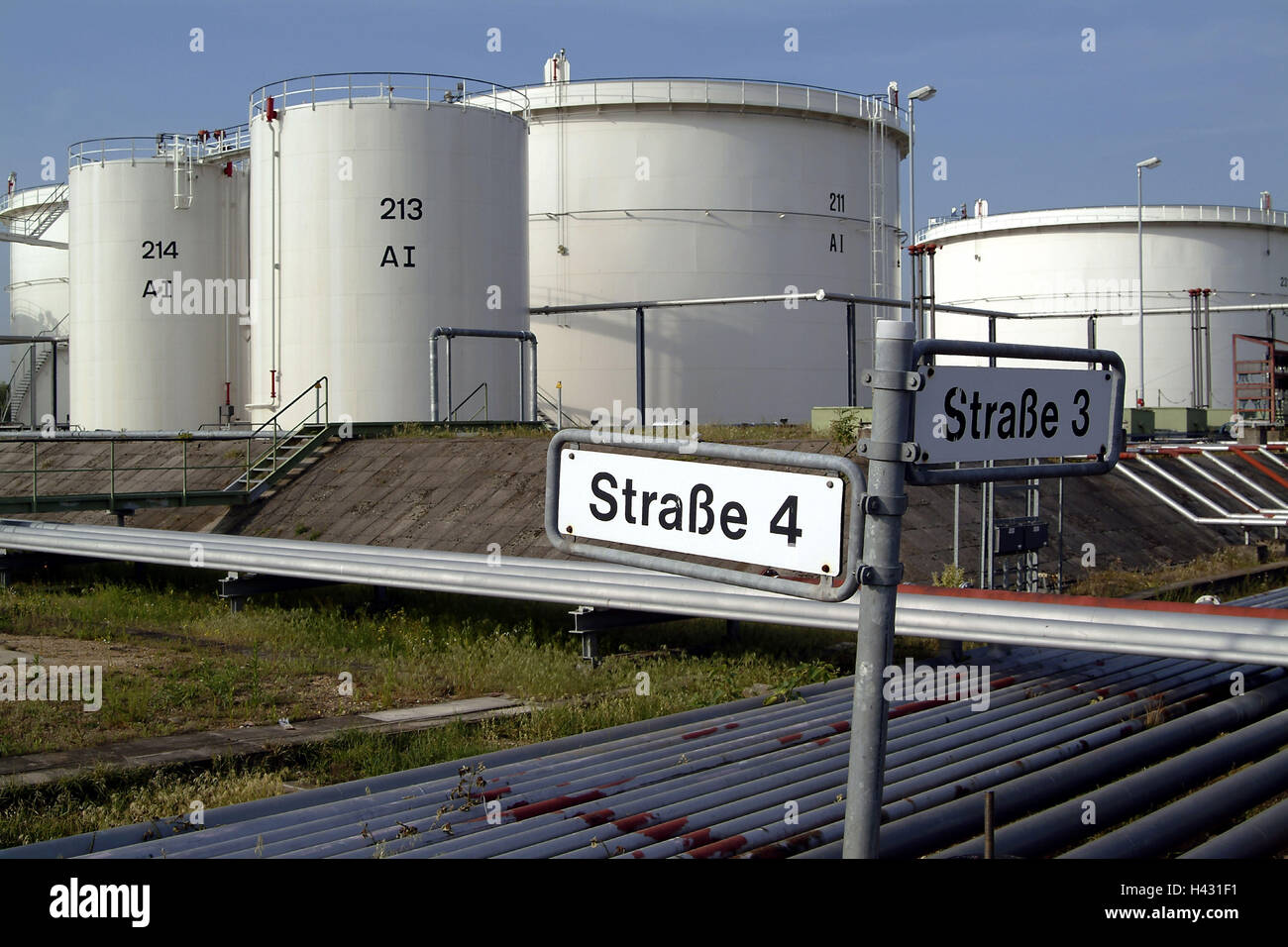 Germany, Hessen, home Flörs in, the Main, tank farm, pipelines, shell ...