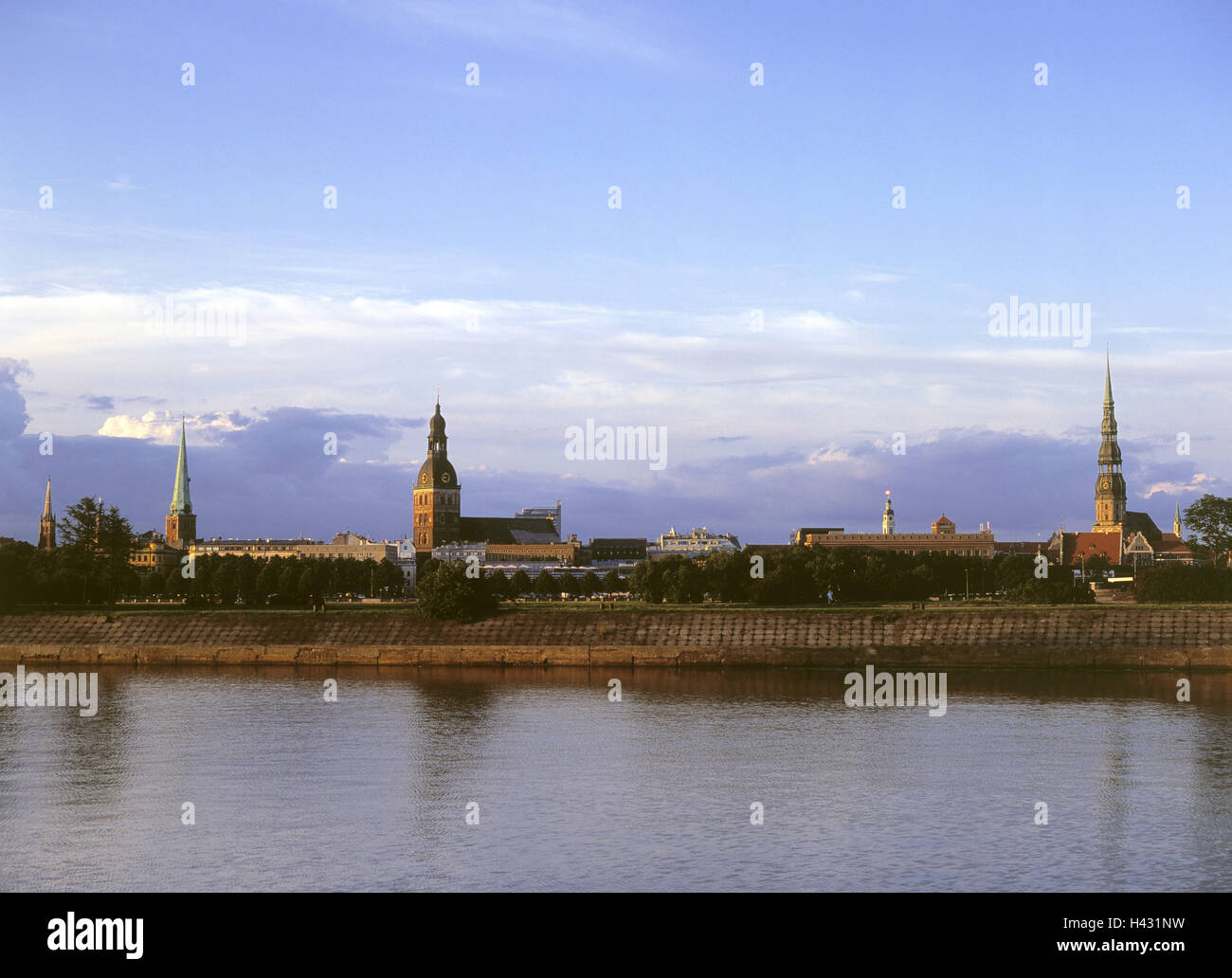 Latvia, Riga, river Düna, town view, Old Town, churches Eurasia, Europe ...