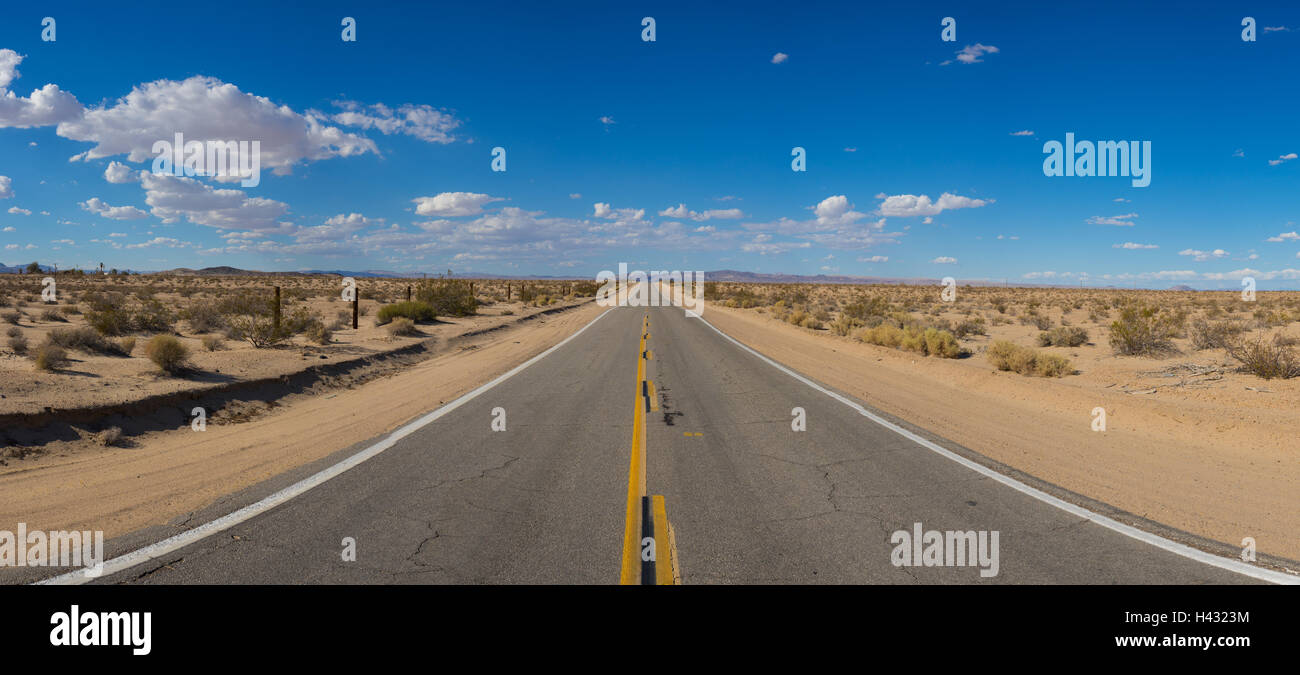 Wide view of the mojave desert hi-res stock photography and images - Alamy