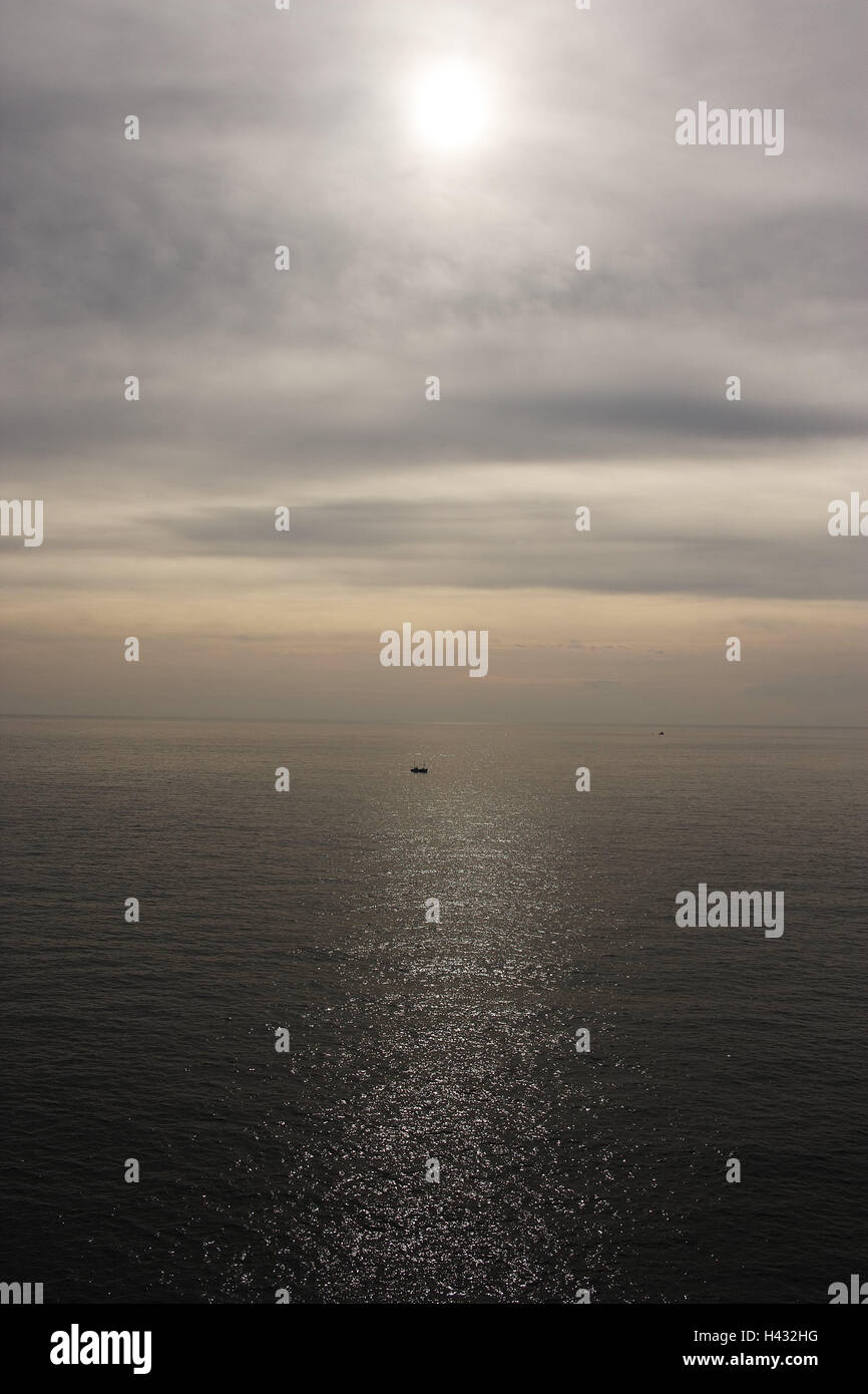 Great Britain, sea, cloudy sky, dusk, ocean, water, silhouette, ship ...