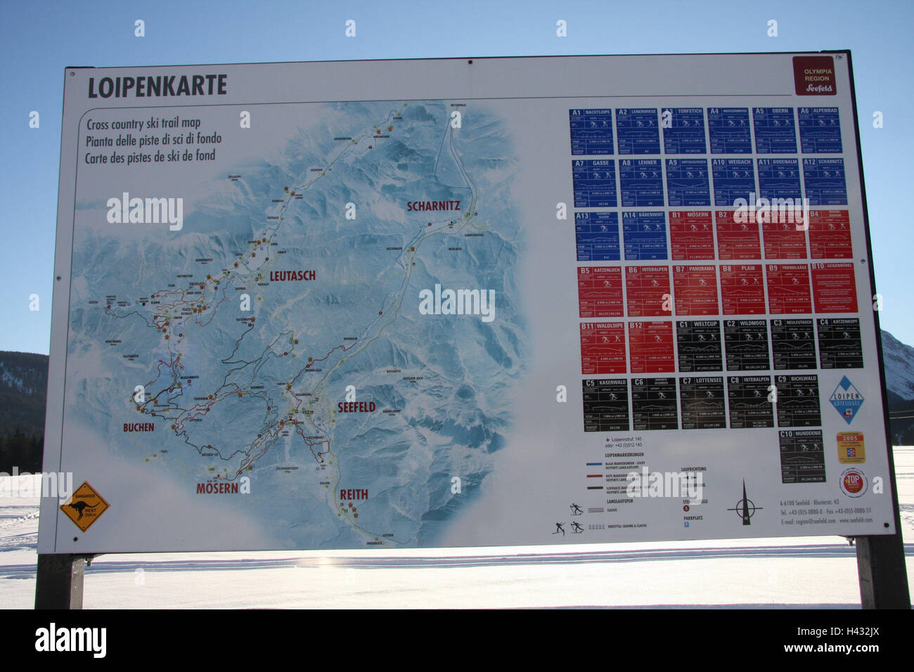 Austria, Tyrol, sea field, winter sports, going cross-country skiing ...