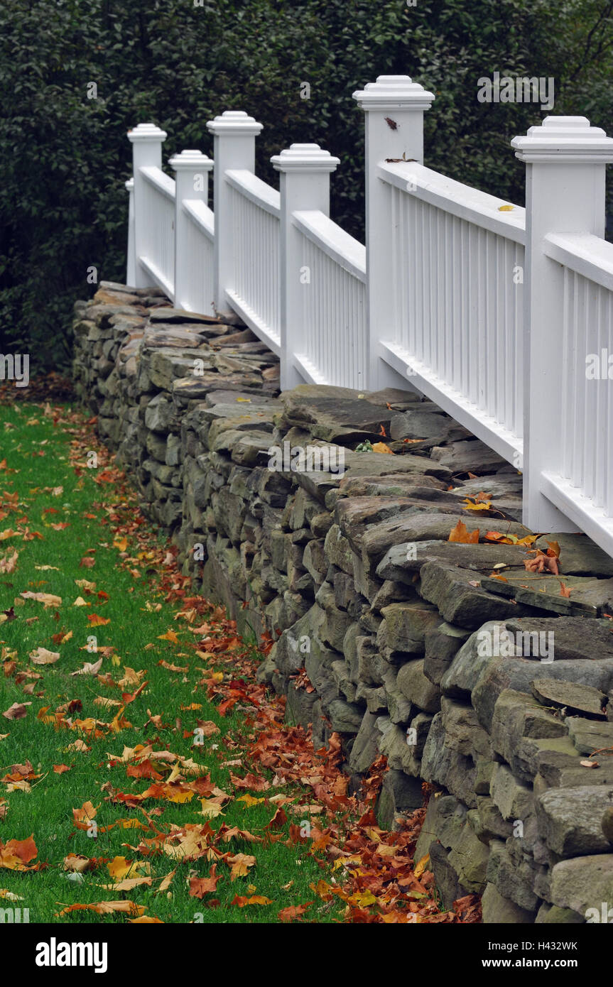 Defensive fence hi-res stock photography and images - Alamy