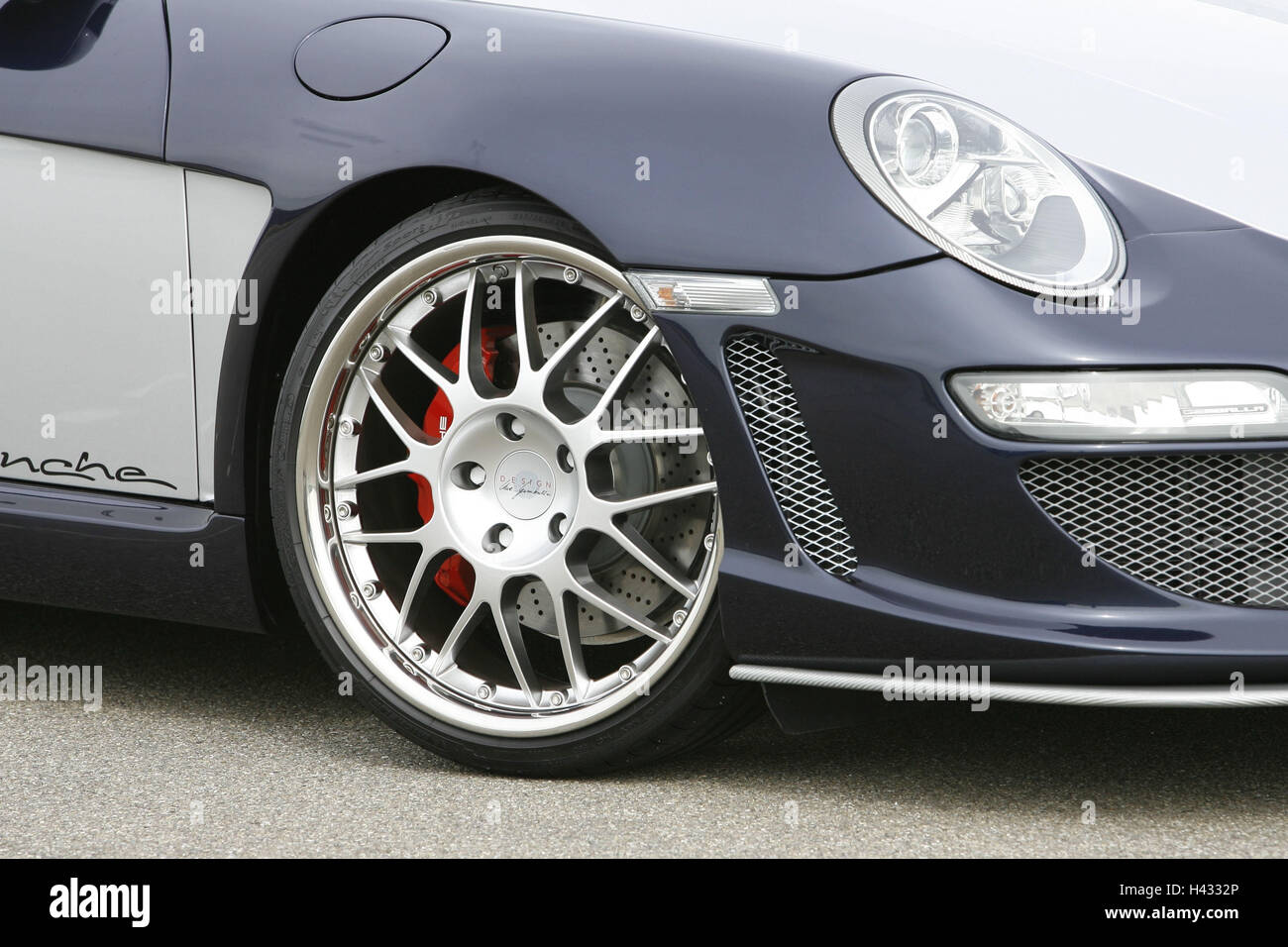 Gemballa Porsche, Avalanche, blue white, detail, in front on the right ...