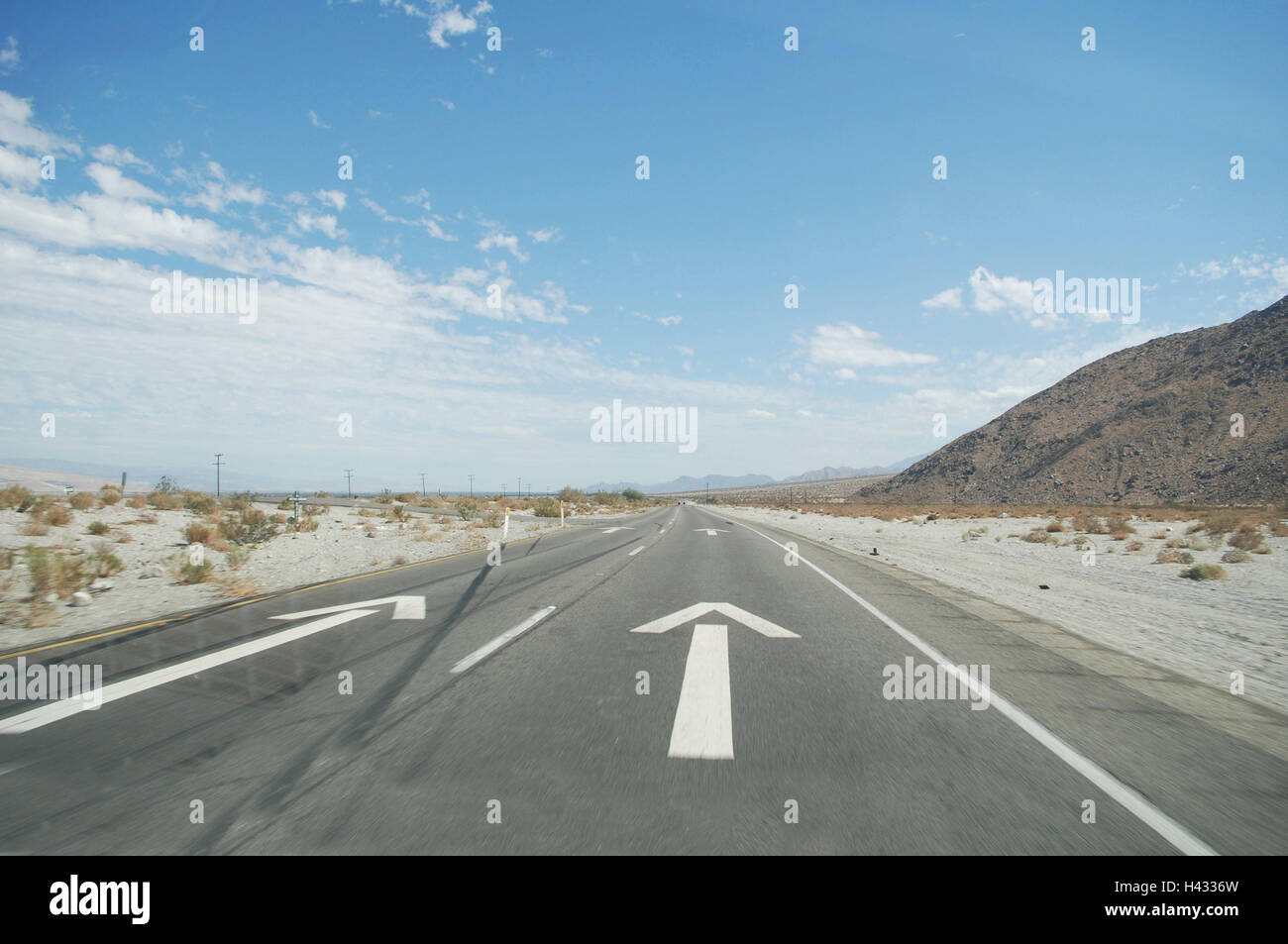 Road markings arrows hi-res stock photography and images - Alamy