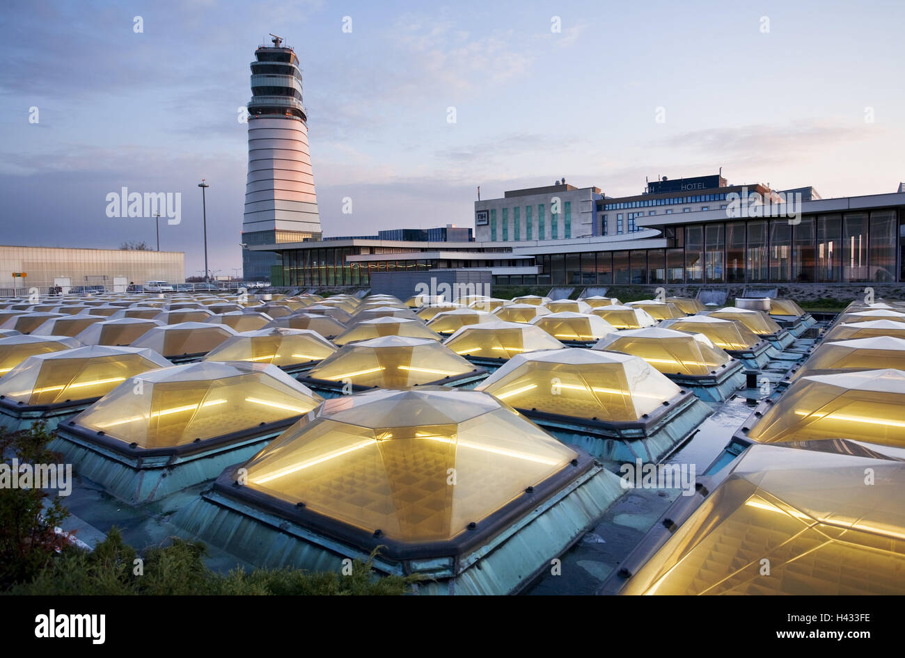 Airport of wien schwechat hi-res stock photography and images - Alamy
