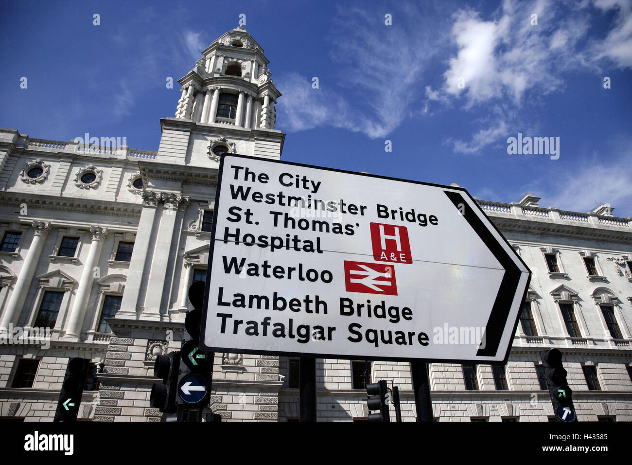 London street dweller hi-res stock photography and images - Alamy