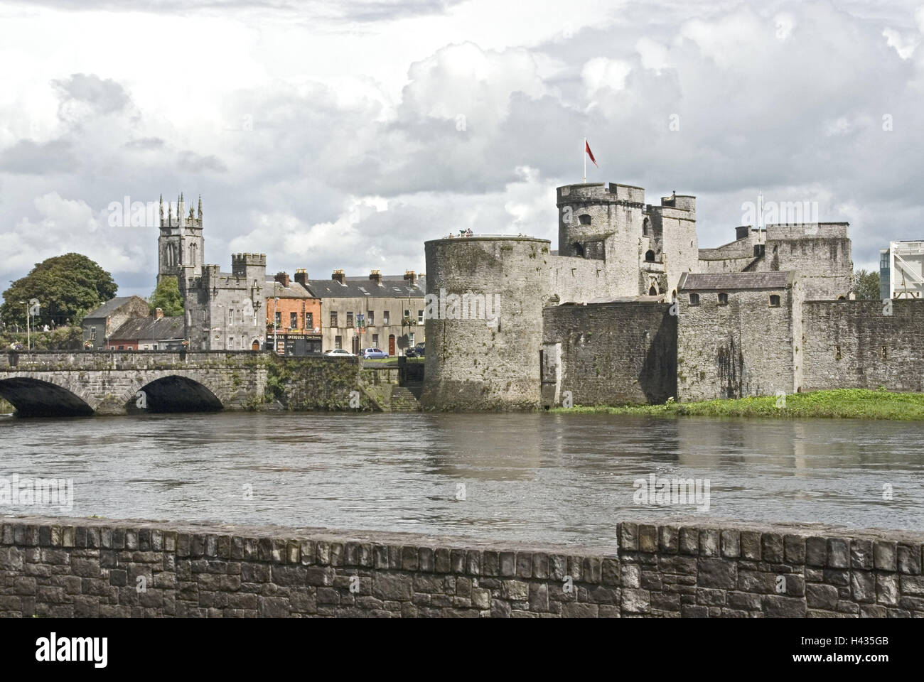 Ireland, Munster, limerick, King John Ì see Castle, Thomond Bridge ...