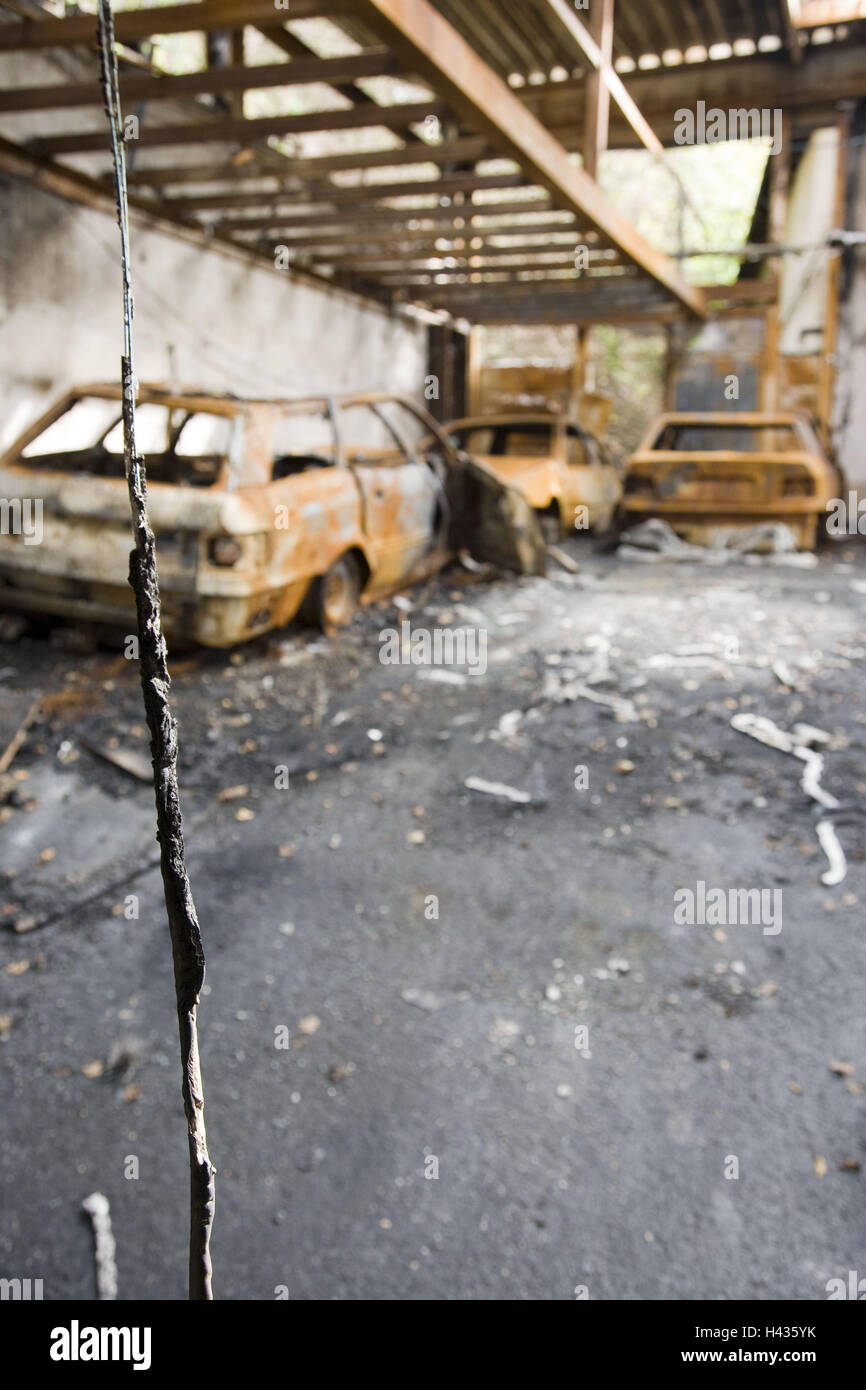 Burnt out vehicles hi-res stock photography and images - Alamy
