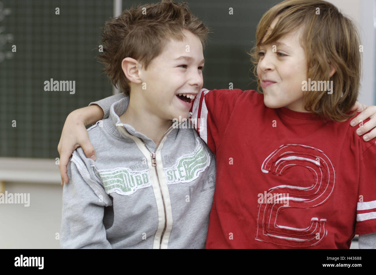 Friends friendship mate mates hi-res stock photography and images - Alamy