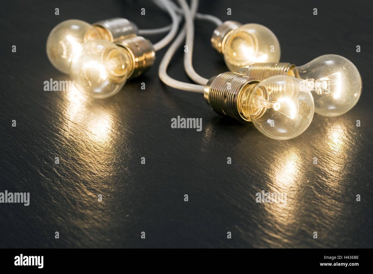 Light bulbs, cables, light Stock Photo - Alamy