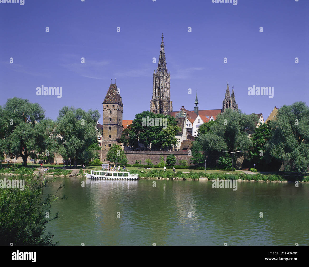 Germany, Ulm, town view, the Danube, cathedral, Baden-Wurttemberg, town ...