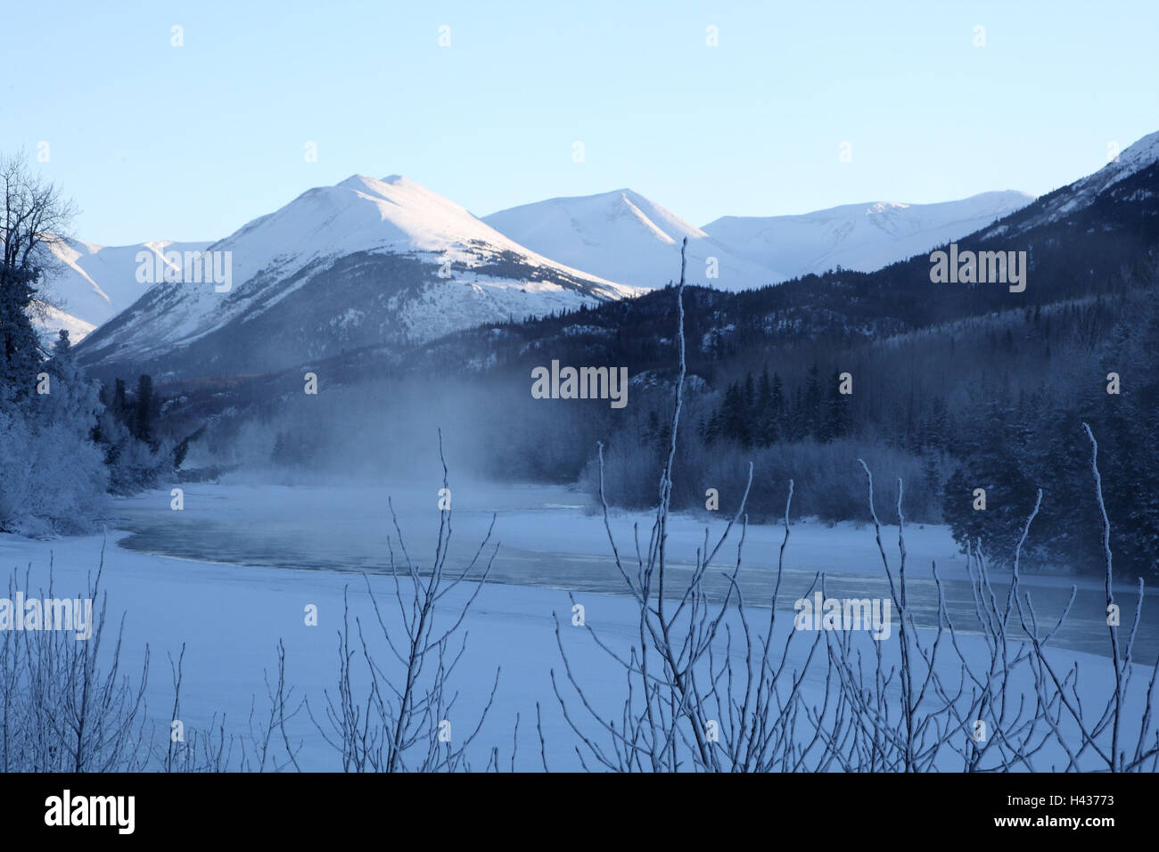 Valley of snow hi-res stock photography and images - Alamy