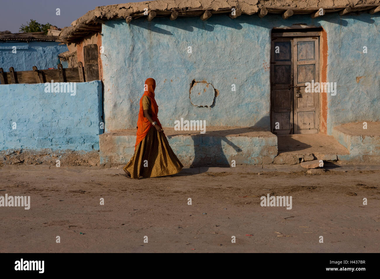 India, Rajasthan, Luni, fort Chanwa, house, detail, street, pedestrian ...