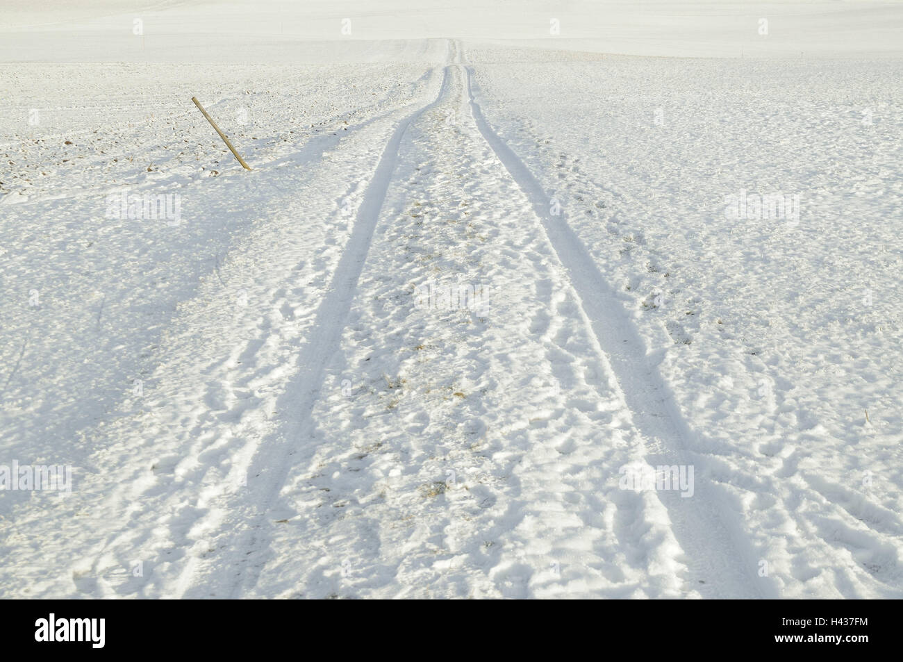 Covered tracks hi-res stock photography and images - Alamy