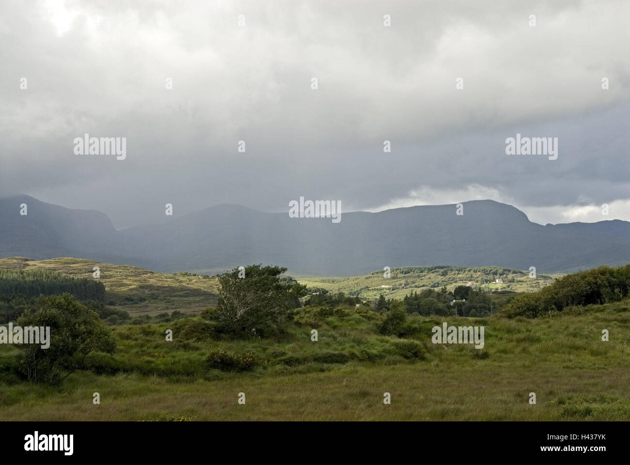 Ireland, Munster, Kerry, Iveragh Peninsula, mountains, Black Valley ...