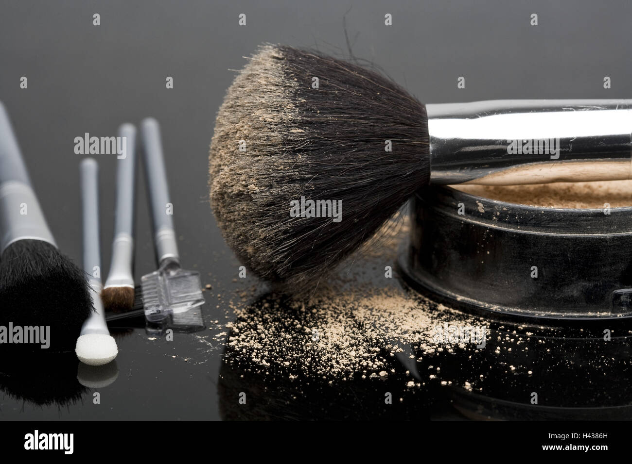 Powdered tin, brush, powder, applicators, detail Stock Photo - Alamy