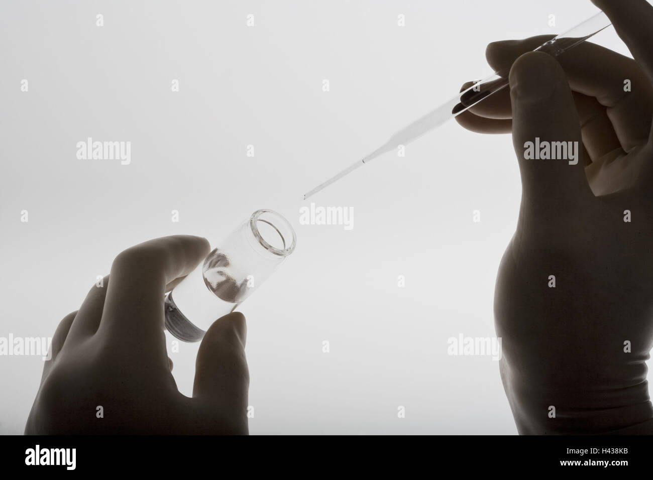 Hands, bottles, pipet, liquid, hold, detail Stock Photo - Alamy