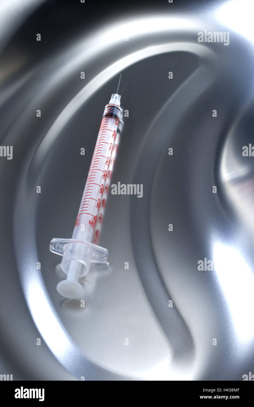 Kidney peel, syringe, detail Stock Photo - Alamy