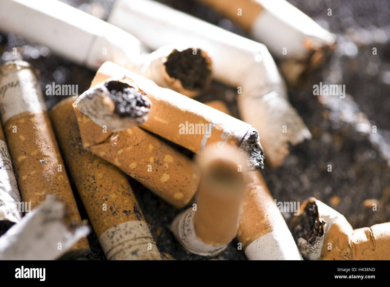 Cigarettes with filter hi-res stock photography and images - Alamy