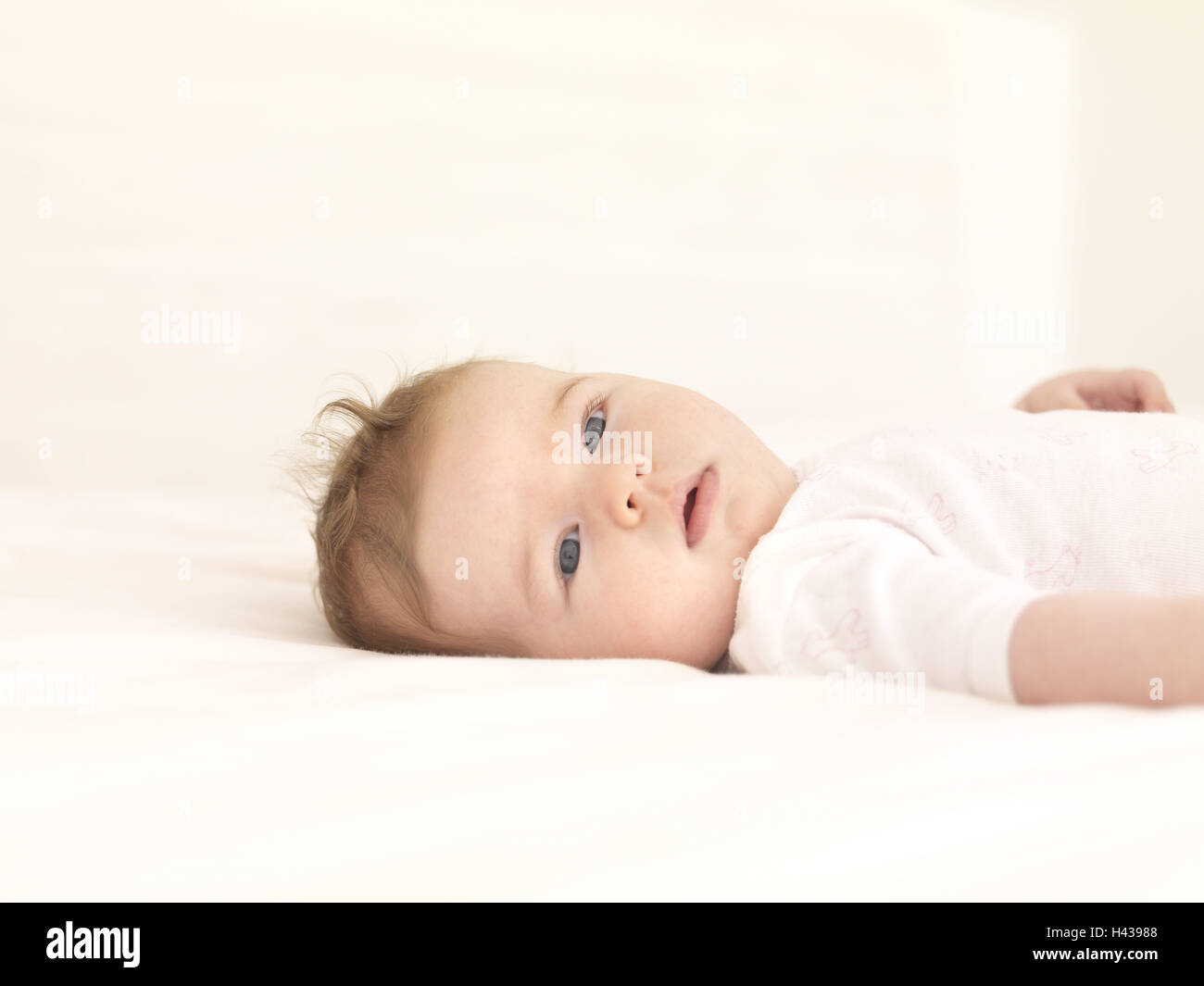 2 4 months hi-res stock photography and images - Alamy