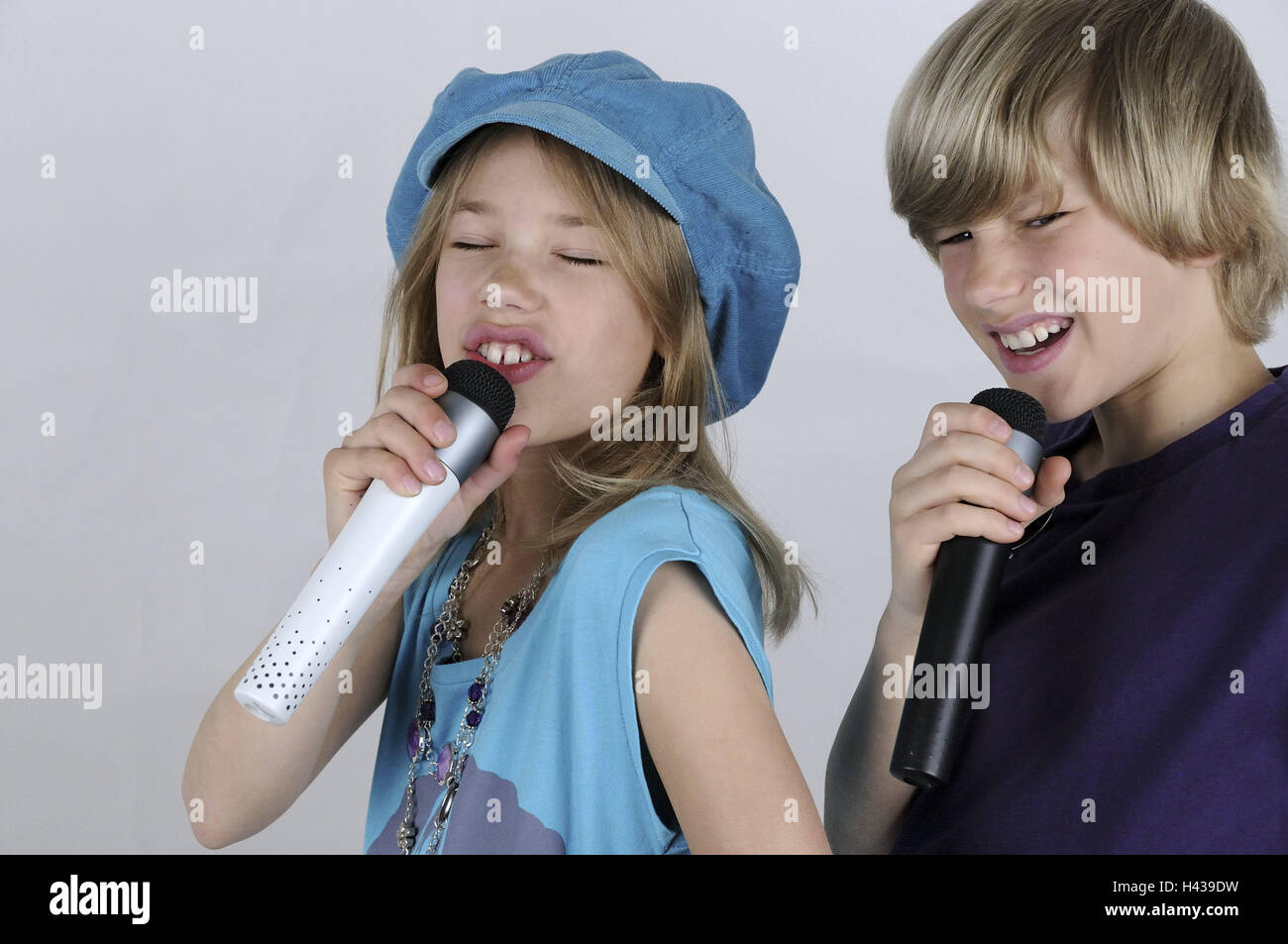 Girls, boy, karaoke, person, siblings, children, microphones, sing, fun ...