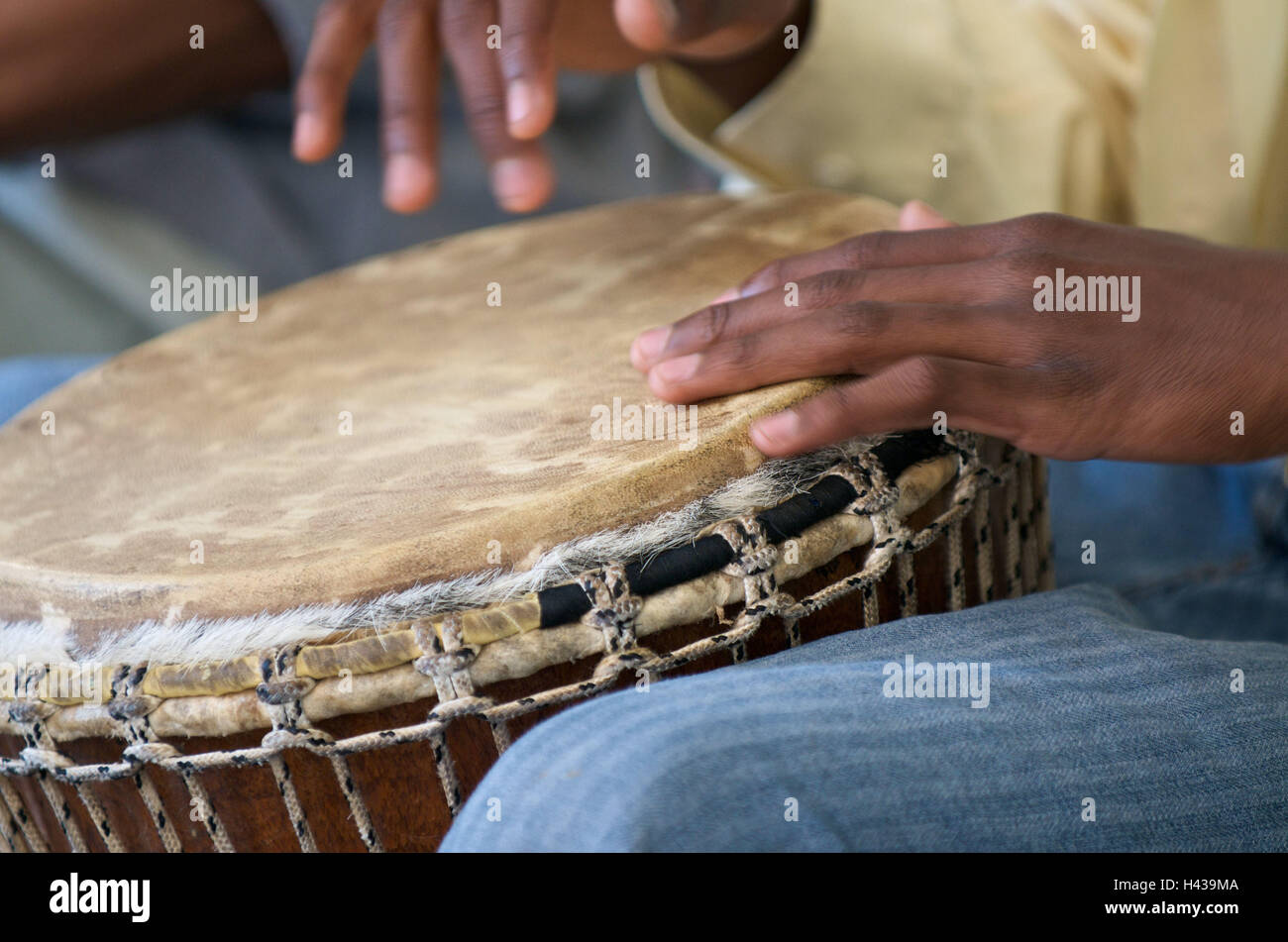 Man, drum, hands, drumming, detail Stock Photo - Alamy