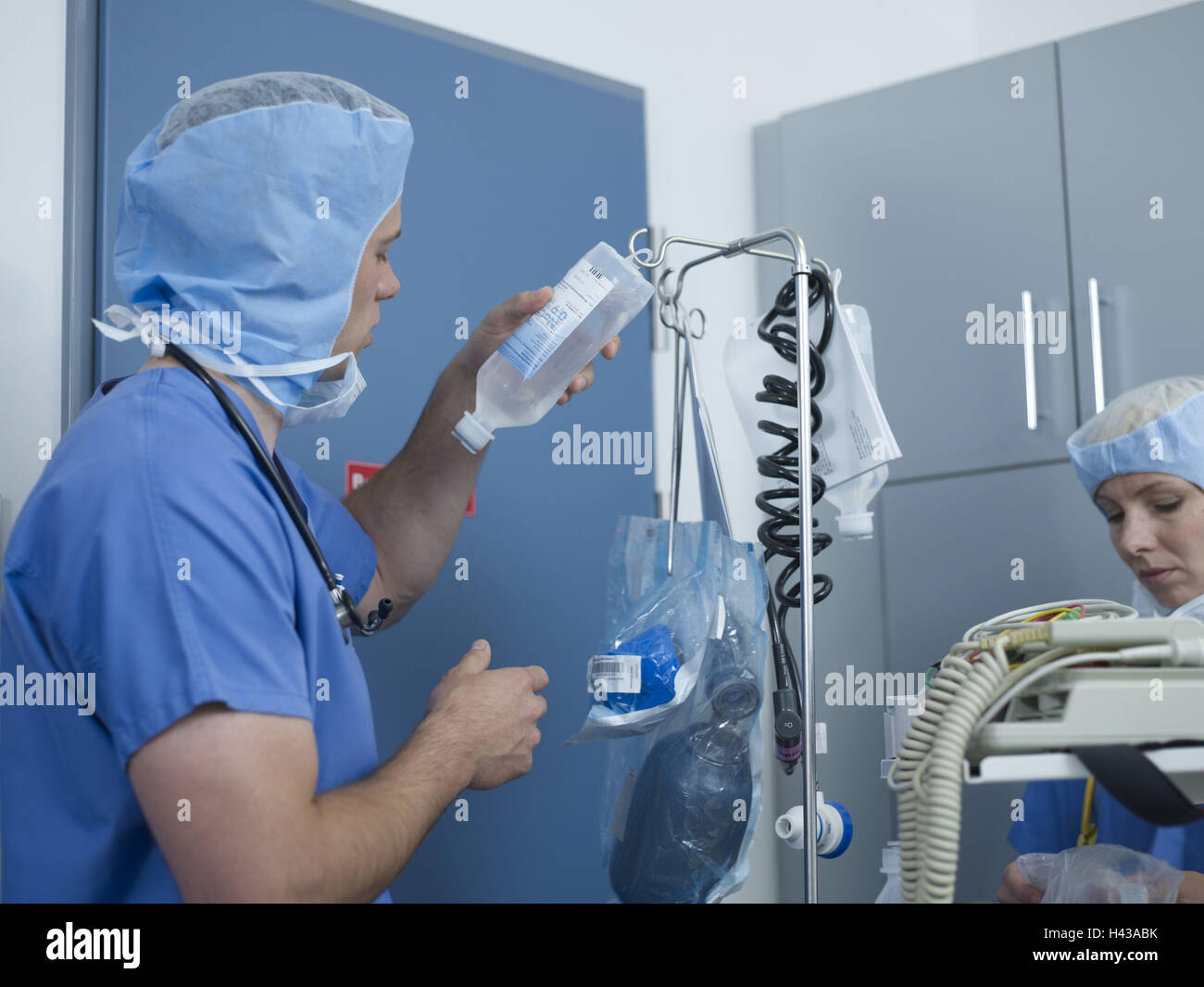 Op. sister, wizard, doctor, op. preparation, drip, op. team, operation ...