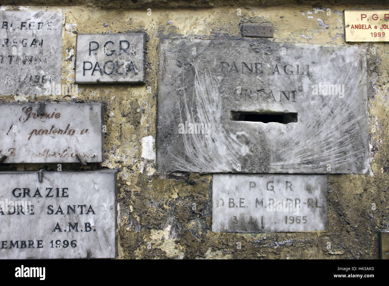 Cemetery, defensive wall, marble signs Stock Photo - Alamy