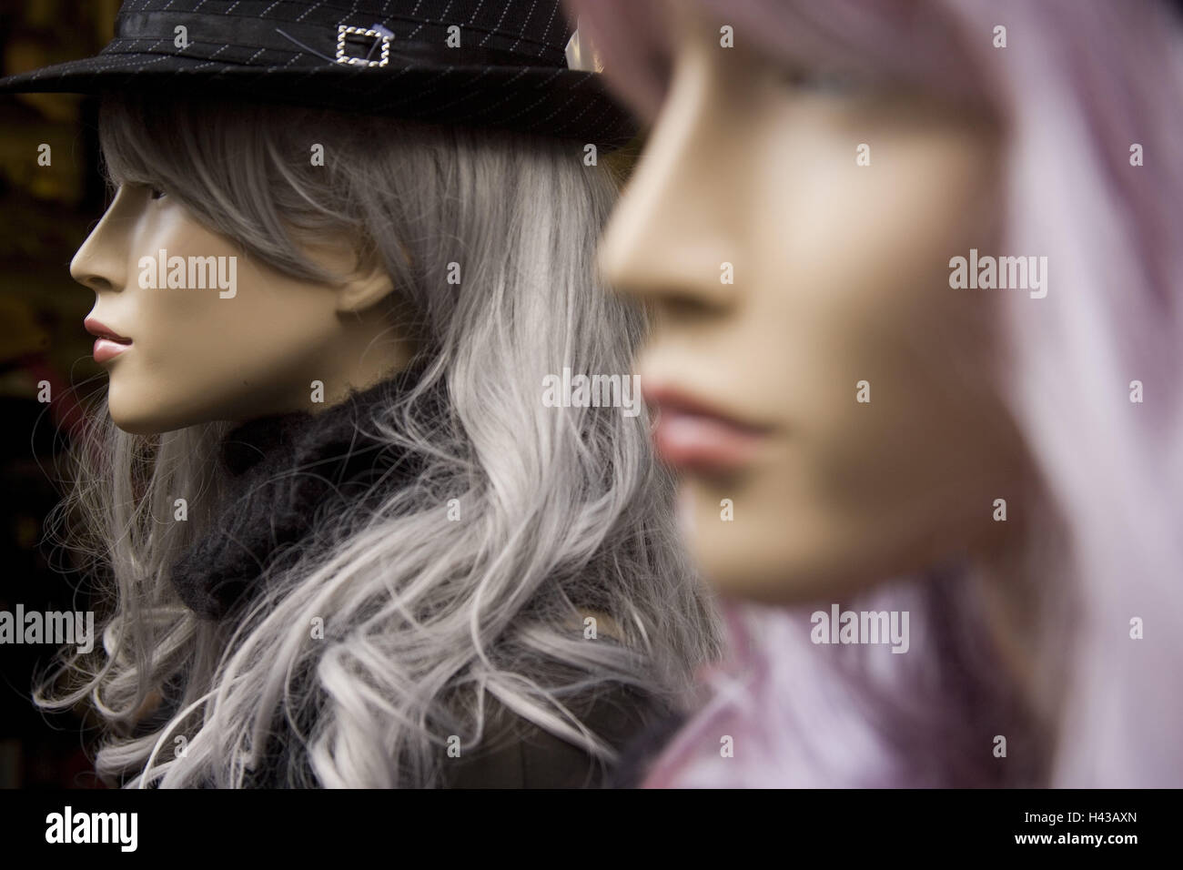 Great Britain, London, boutique, window dummies, detail Stock Photo - Alamy