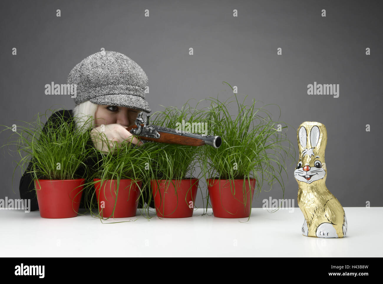 Woman with gun old hi-res stock photography and images - Alamy