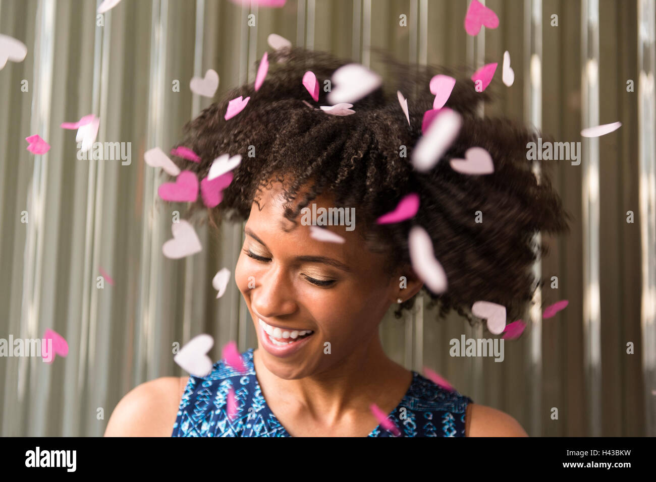 Confetti falling hi-res stock photography and images - Alamy