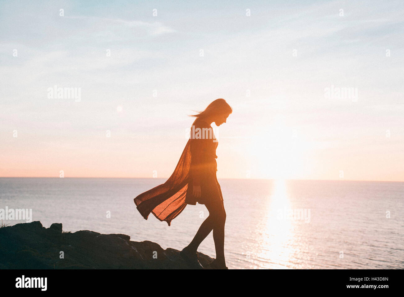 Woman silhouette walking side view hi-res stock photography and images ...