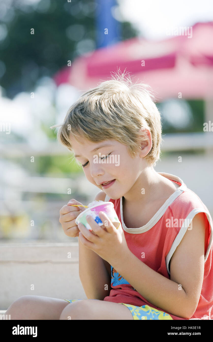 Cooling model released hi-res stock photography and images - Alamy