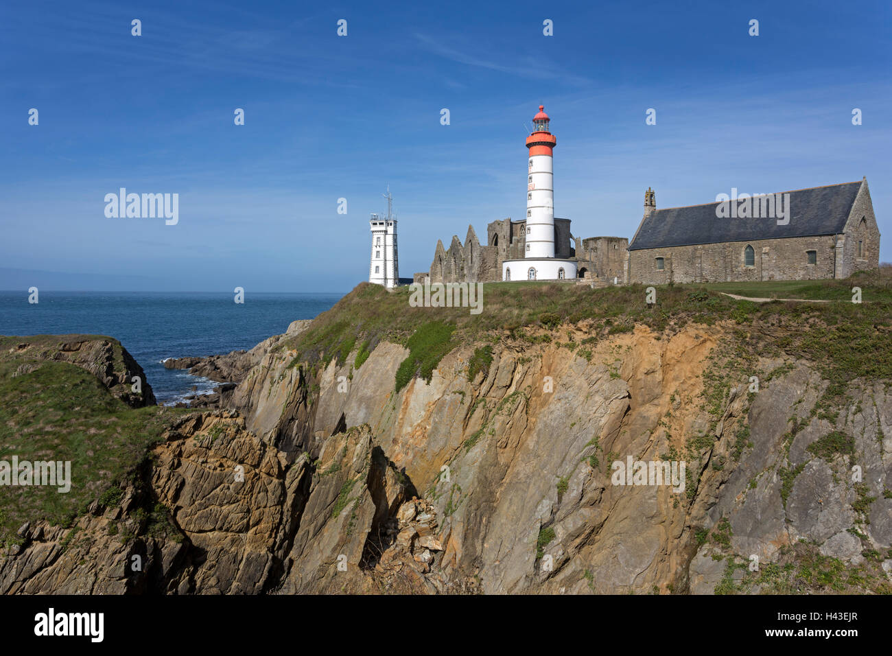 Pointe de St-Mathieu, Lighthouse with military tower and Abbey ...