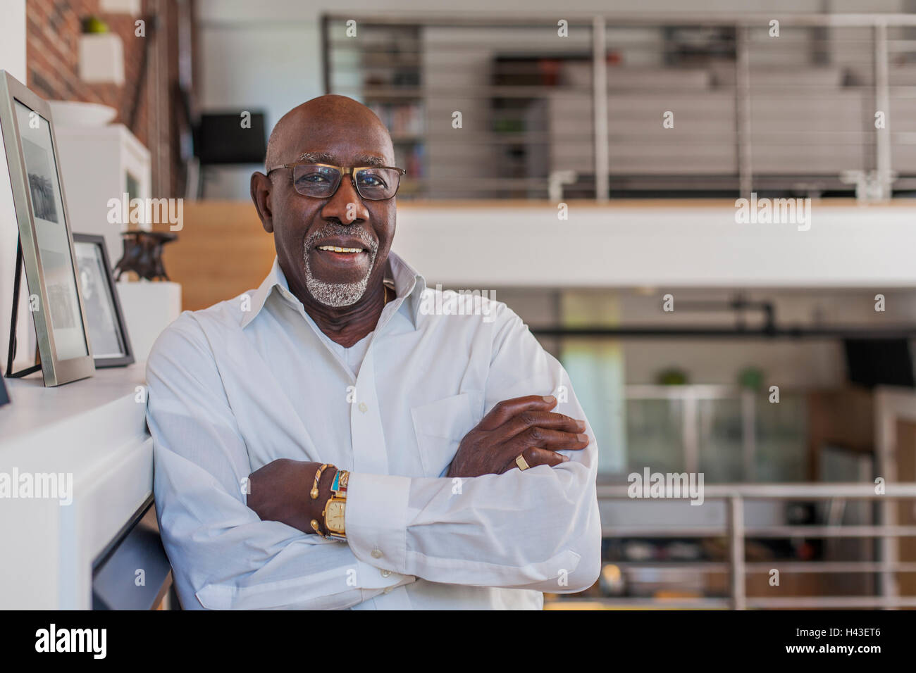 Mantle drawing hi-res stock photography and images - Alamy