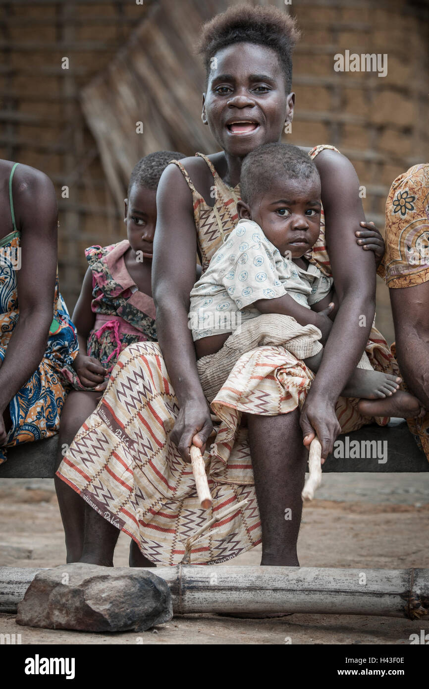 Pygmies people baaka baka baaka hi-res stock photography and images - Alamy