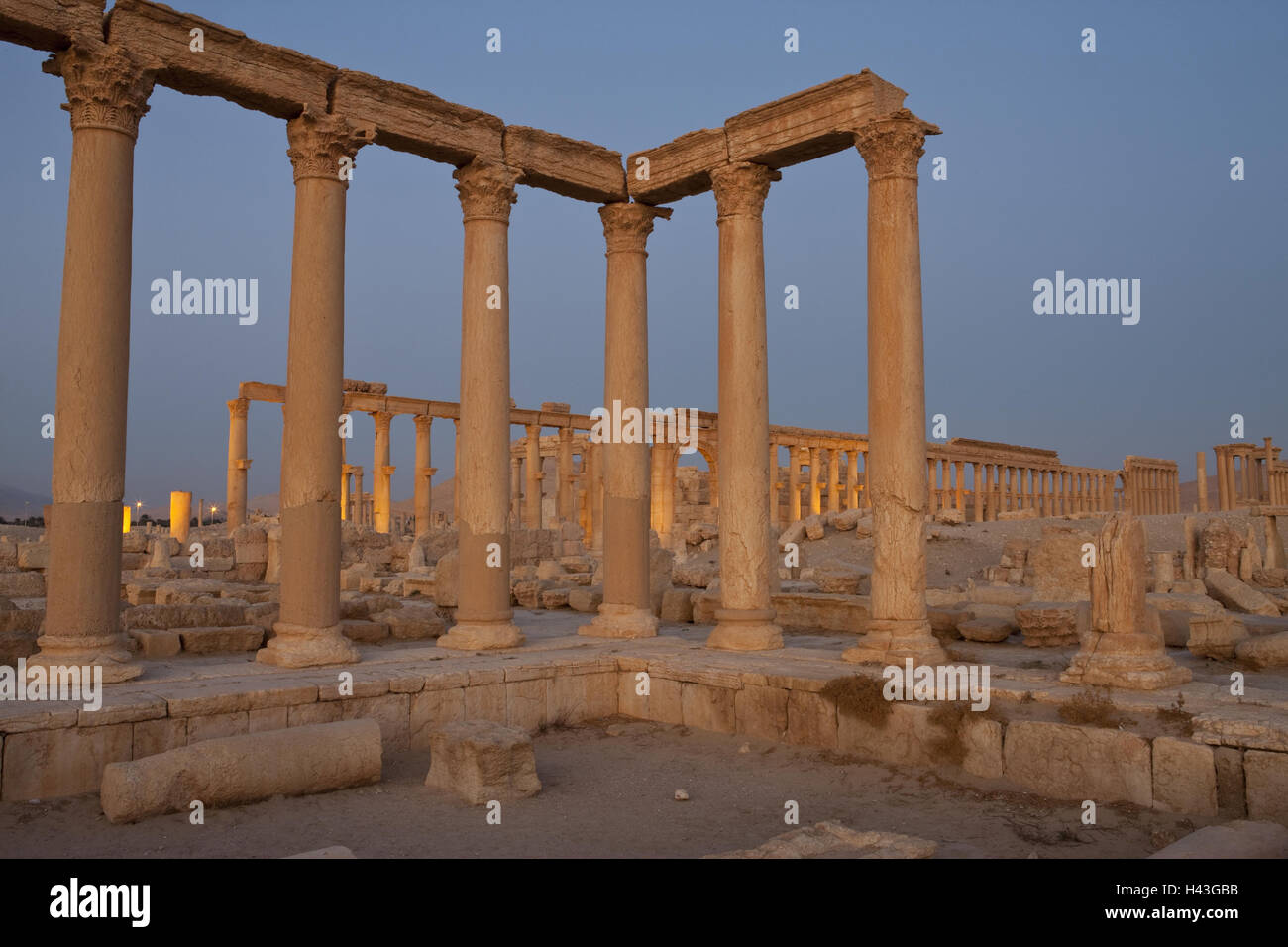 Archeology lighting hi-res stock photography and images - Alamy