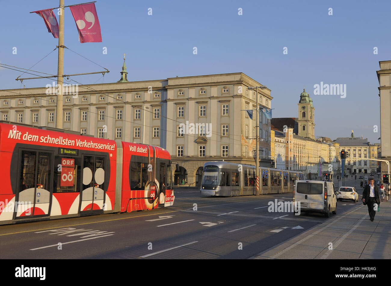 Austria, Upper Austria, Linz, street scene, streetcars, town, centre ...