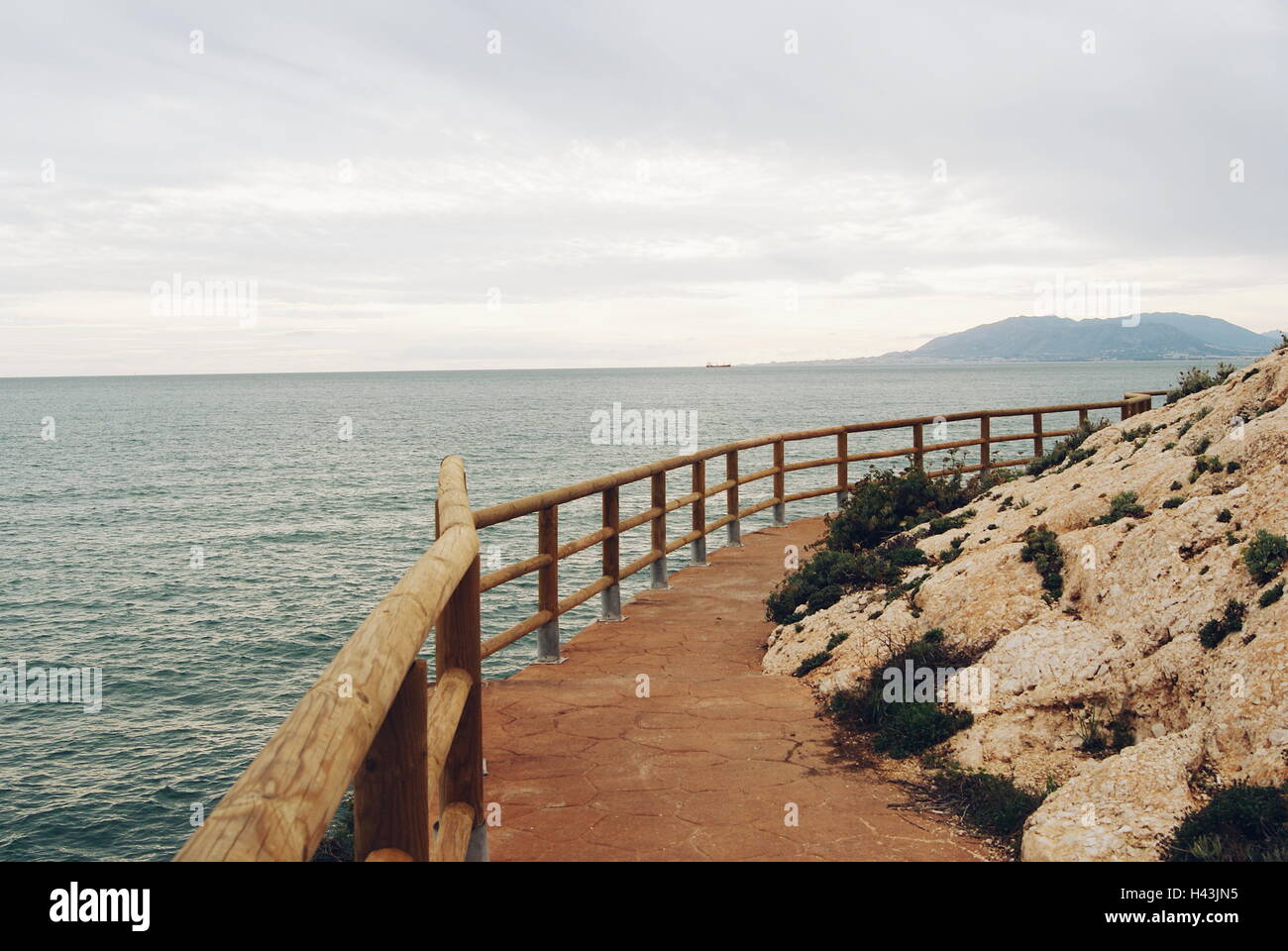 Coastal footpath hi-res stock photography and images - Alamy