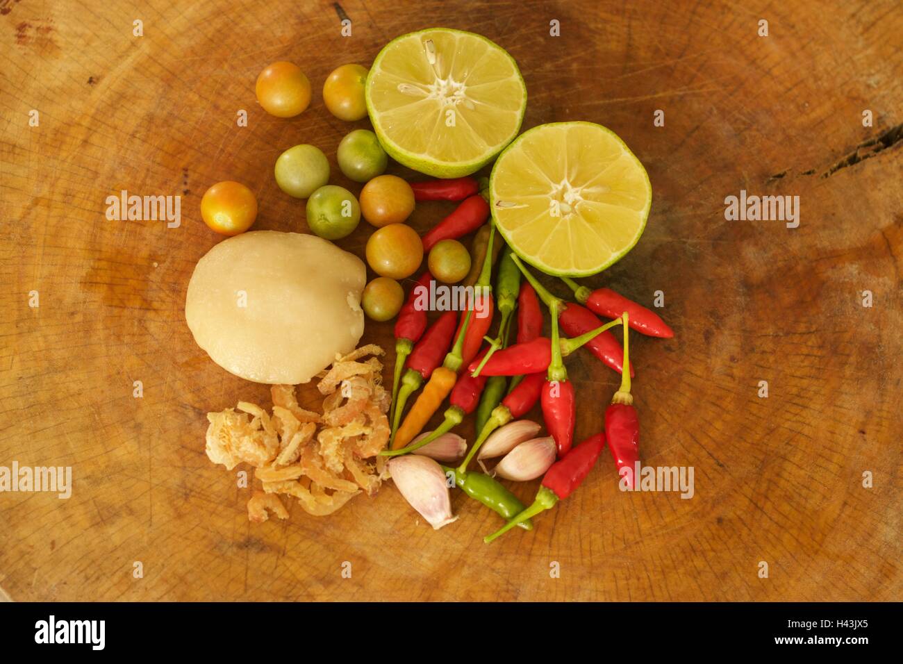 Som tum thai food Ingredients Stock Photo - Alamy
