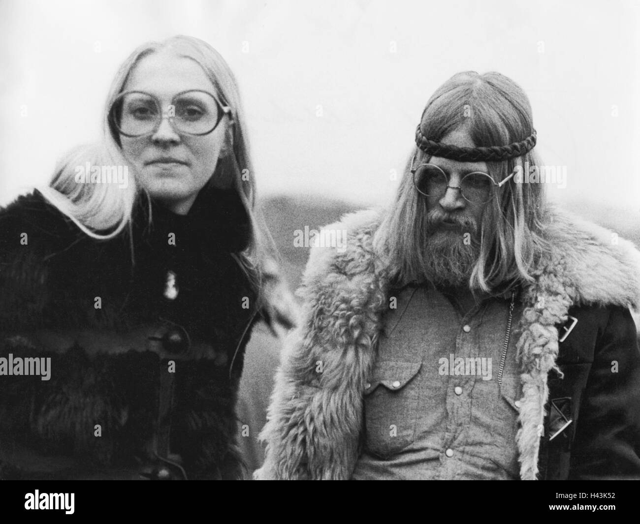 Portrait two friends young Black and White Stock Photos & Images - Alamy