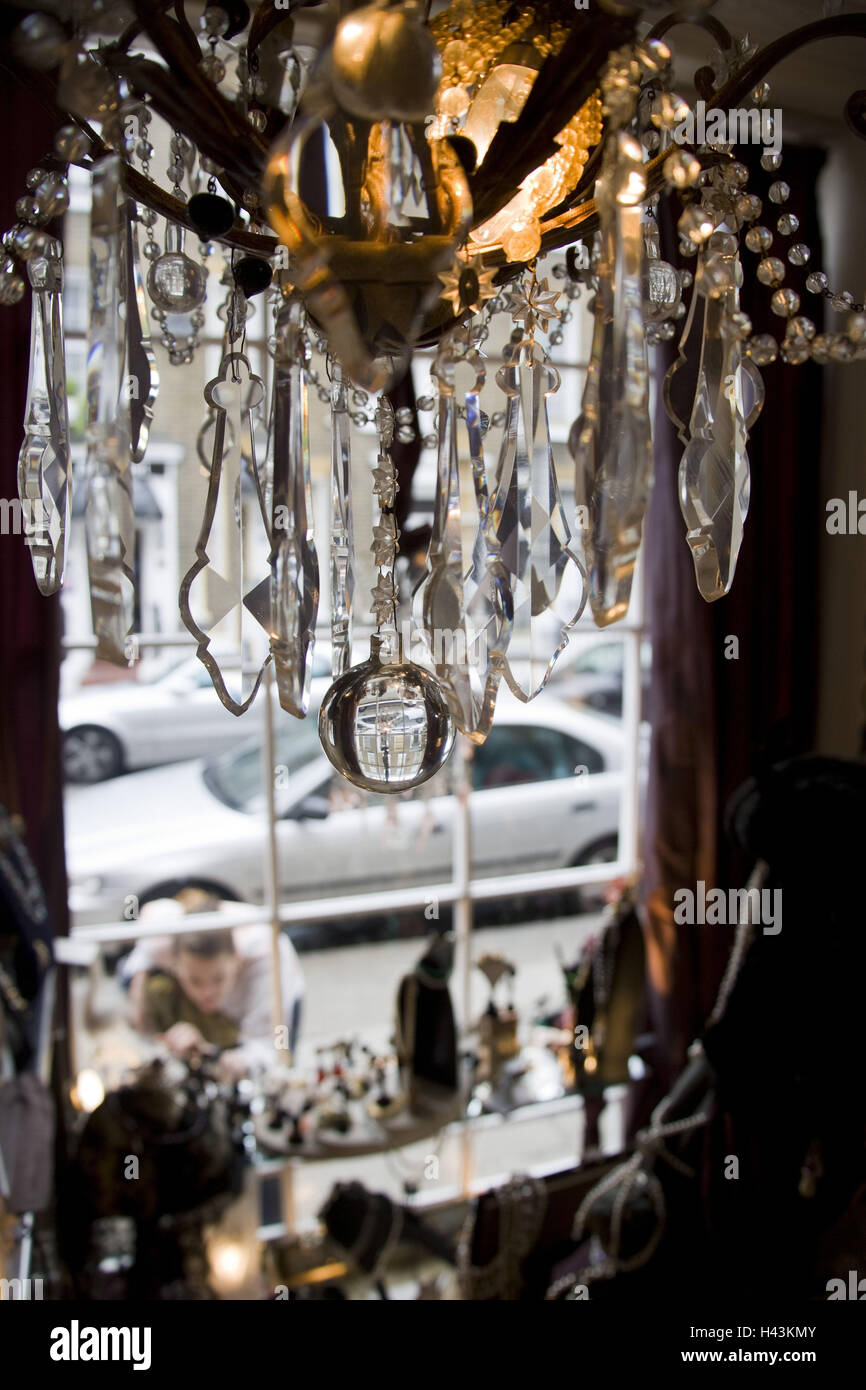 Antique shop interior london hi-res stock photography and images - Alamy