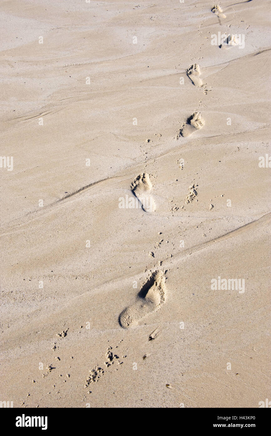 Sandy beach, footprints Stock Photo - Alamy