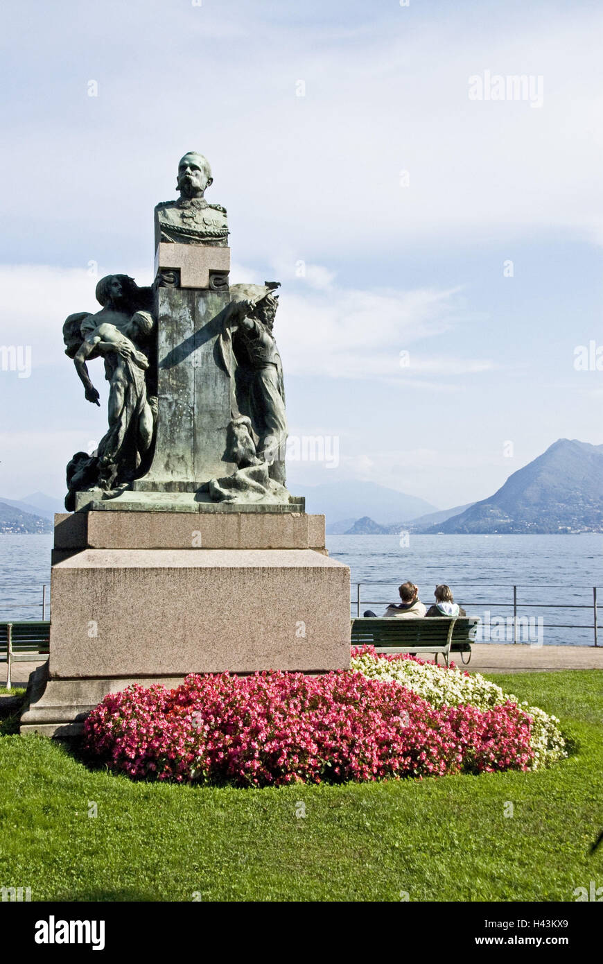 Italy, Baveno, palms, Lago Maggiore, lakesides, Umberto monument Stock ...