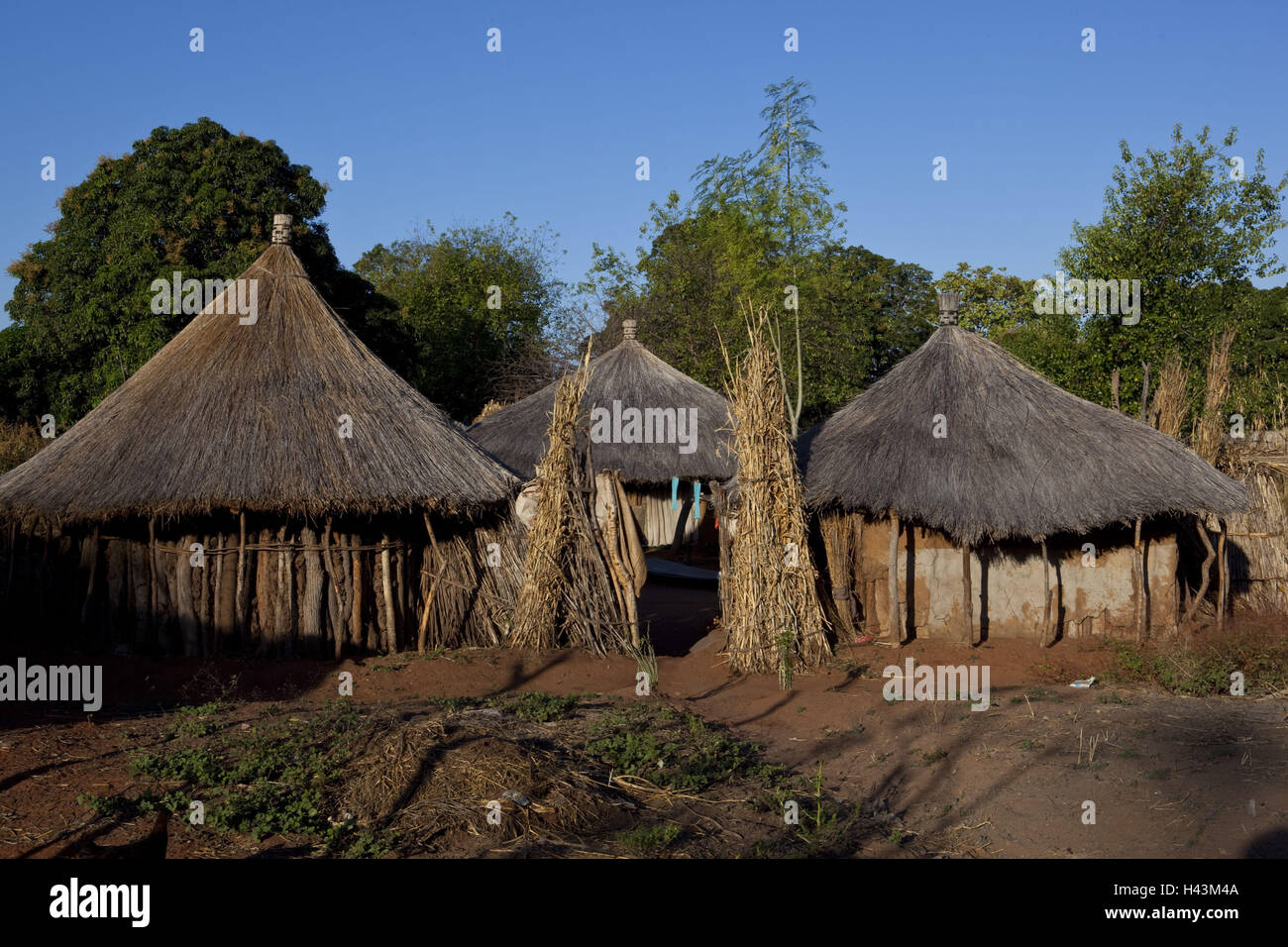 Zambia village huts hi-res stock photography and images - Alamy