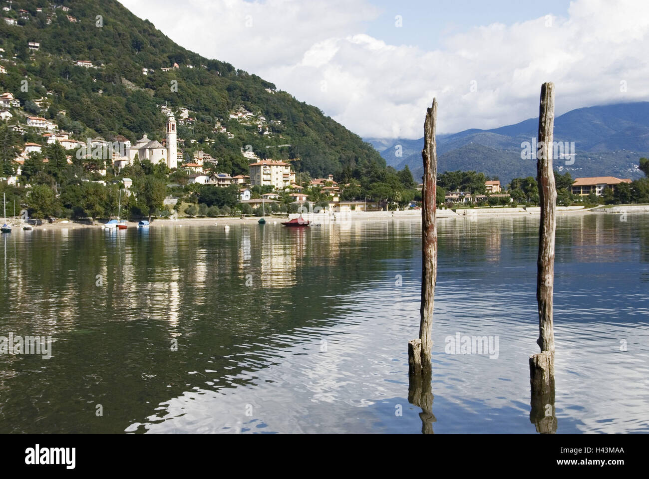 Italy, Cannero Riviera, Lago Maggiore, lake, local view, church Stock ...