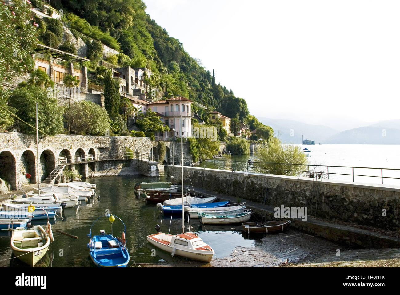 Italy, Cannero Riviera, Lago Maggiore, lake, local view, fishing ...