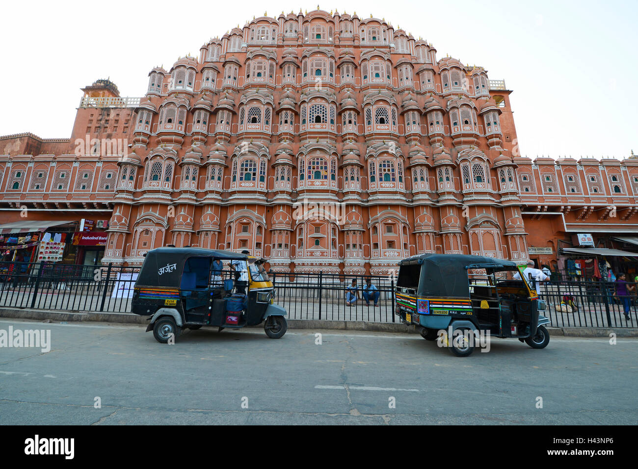 Auto rickshaw in front of Hawa Mahal in Jaipur,Rajasthan,India Stock ...