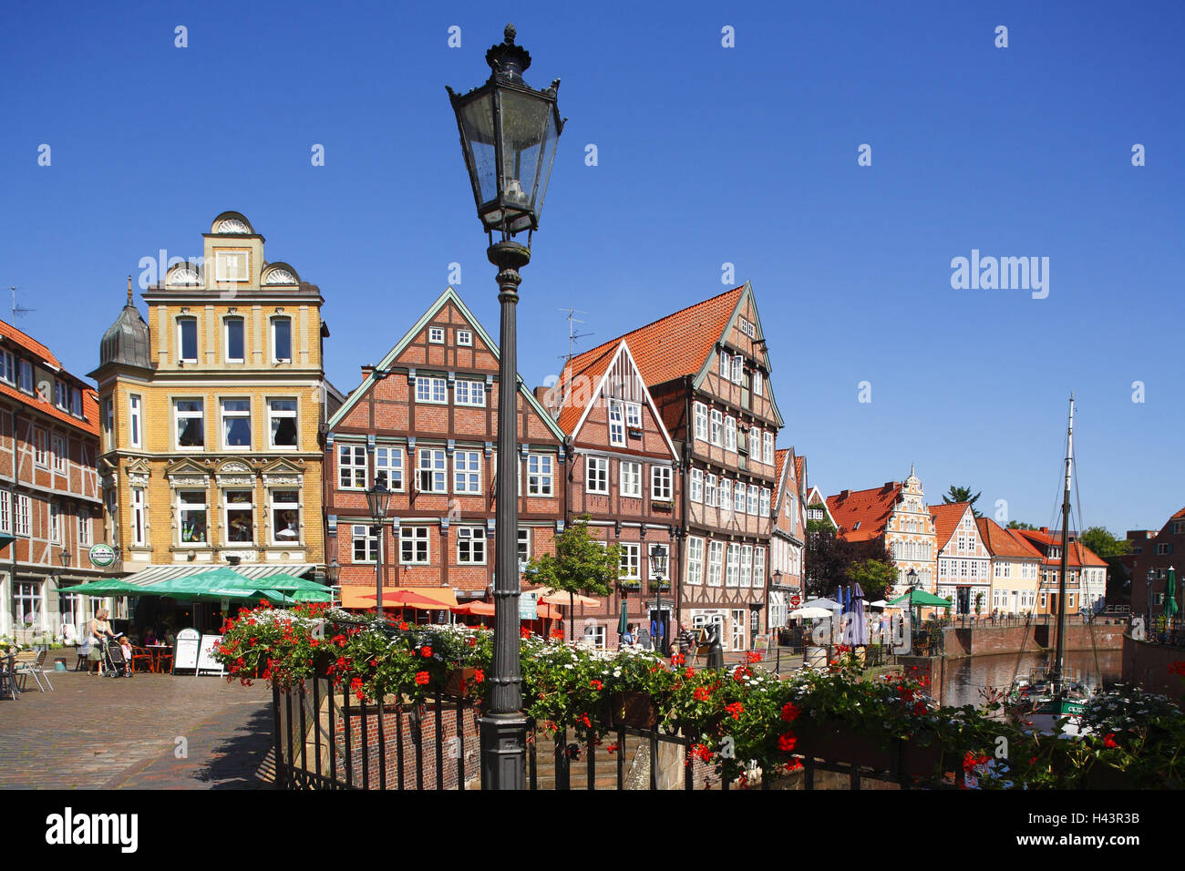 Germany, Lower Saxony, Stade, Hanse harbour with road train water west ...