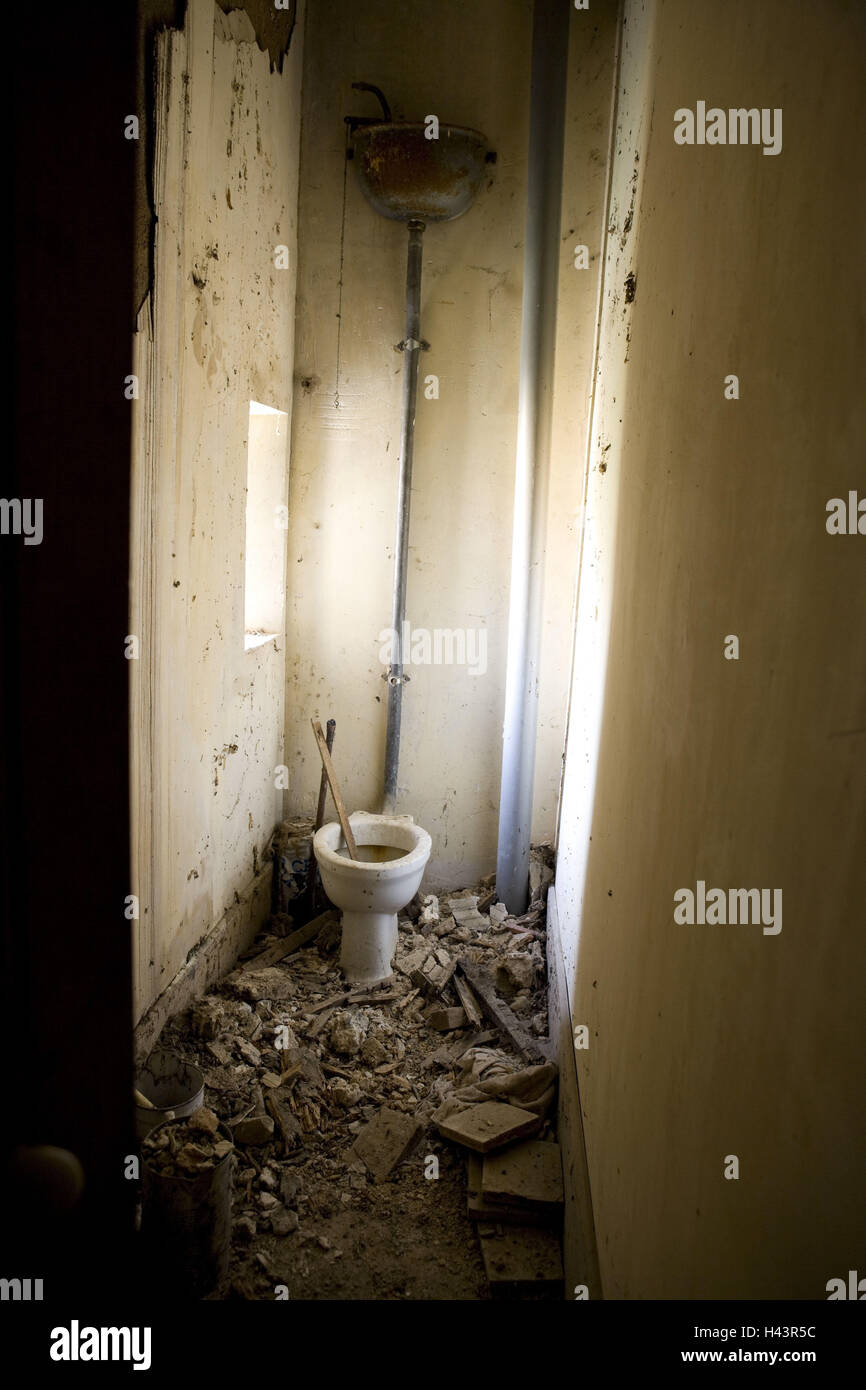 Broken lavatory hi-res stock photography and images - Alamy
